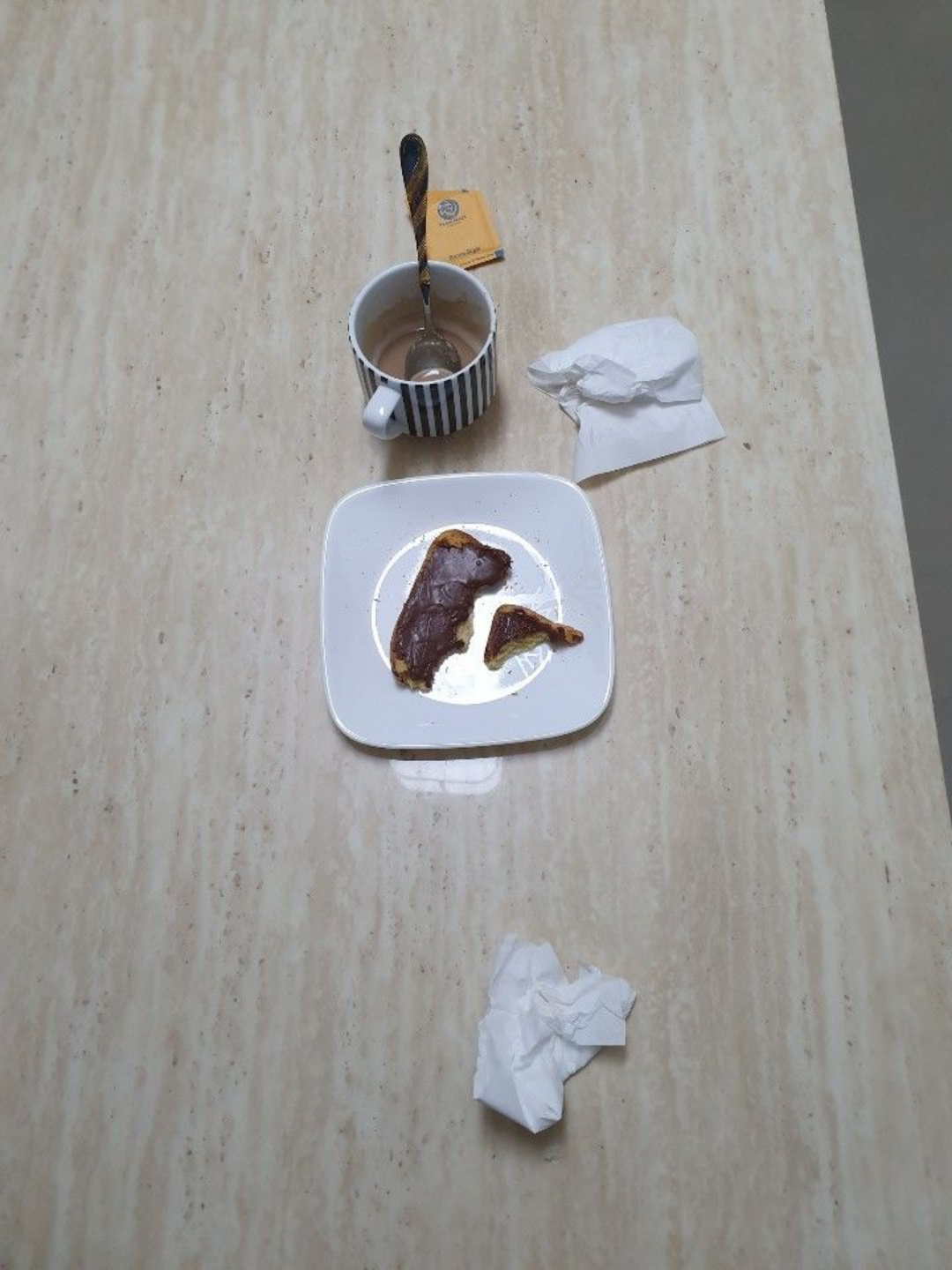 Leaving a mess - etiquette - Airbnb Community